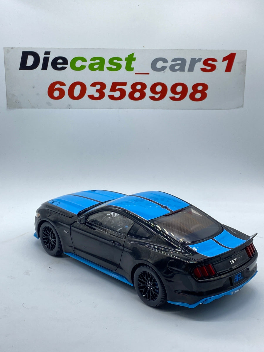Auto World ‘16 Ford Mustang GT Petty’s Garage 1:18. – diecastcars1